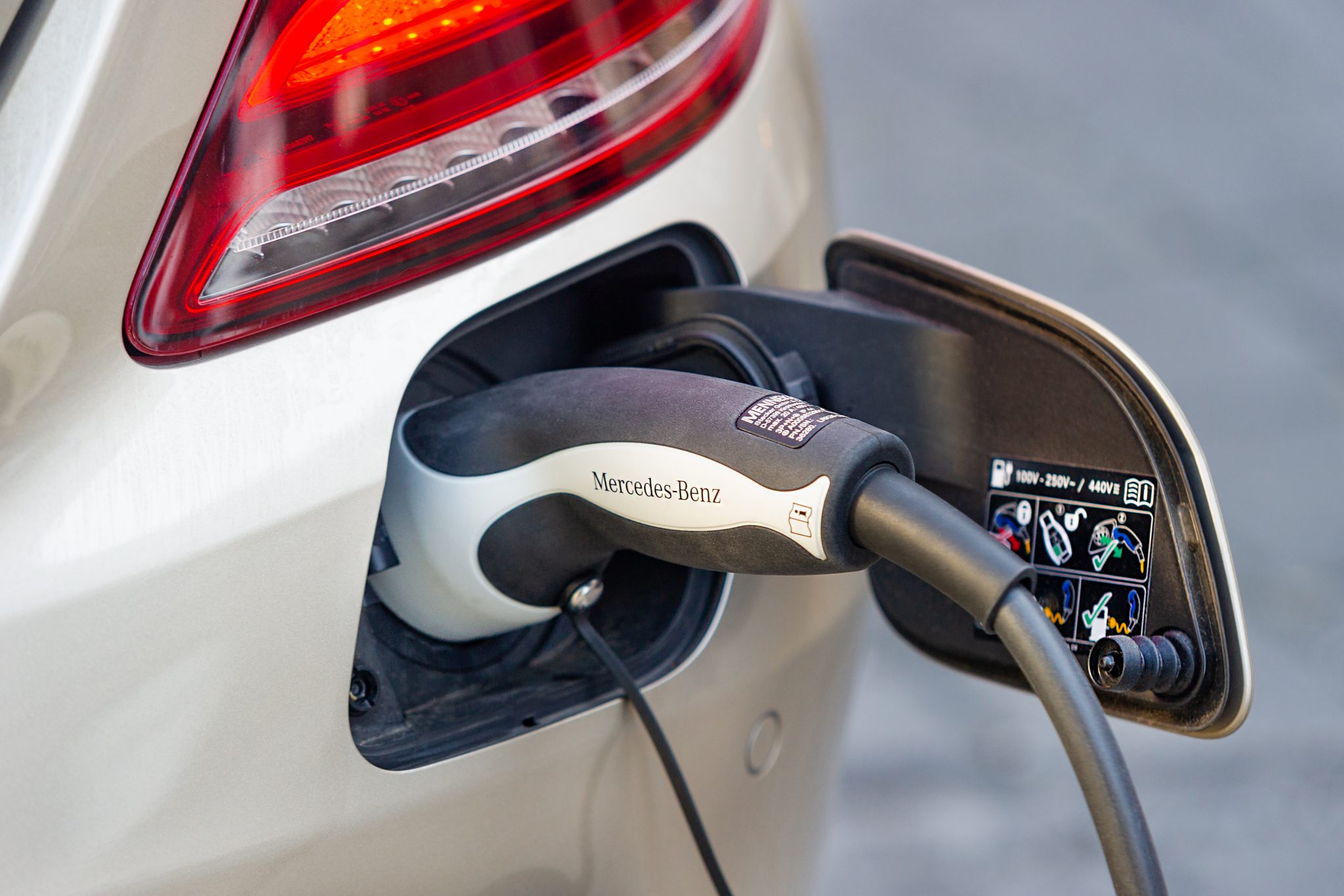 Everything You Should Know About The Electric Mercedes Benz Cars